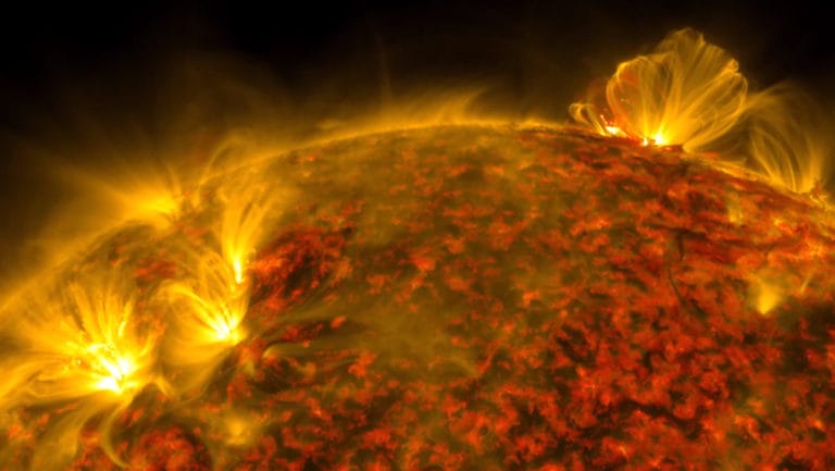 NASA divulga vídeo do sol disparando enormes erupções solares