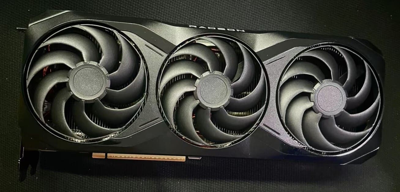 AMD Radeon RX 9070 XT de referência existe e já está sendo vendida