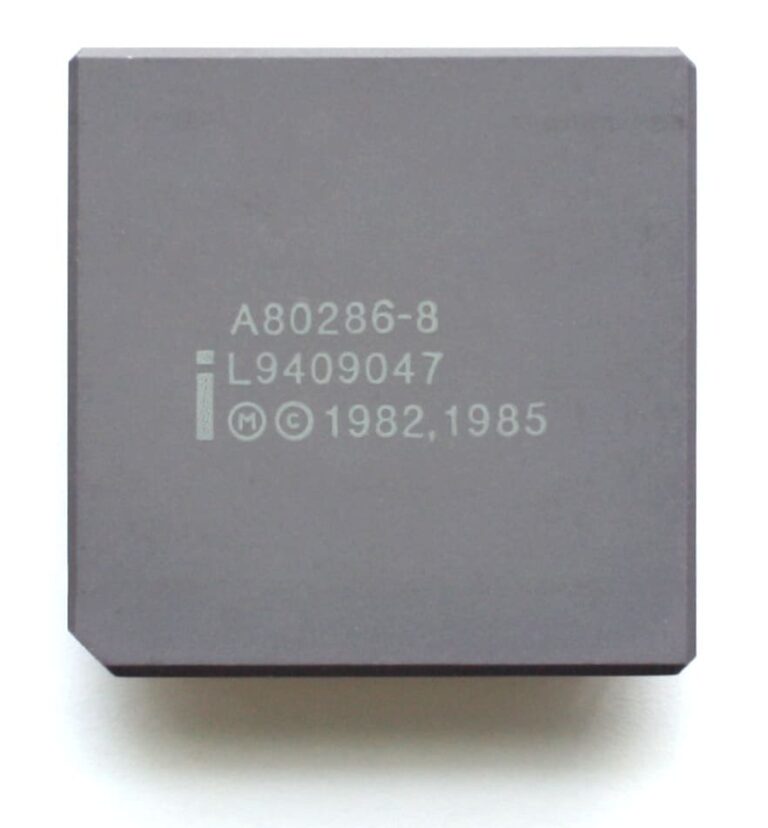 A evolução das arquiteturas de CPU: do Intel 4004 aos SoCs modernos